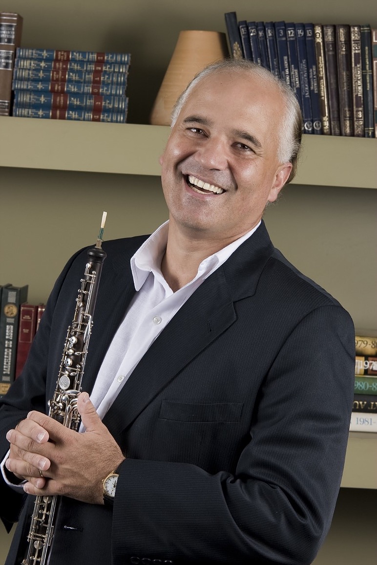 Alex Klein “Bach on Oboe” – Musicivic